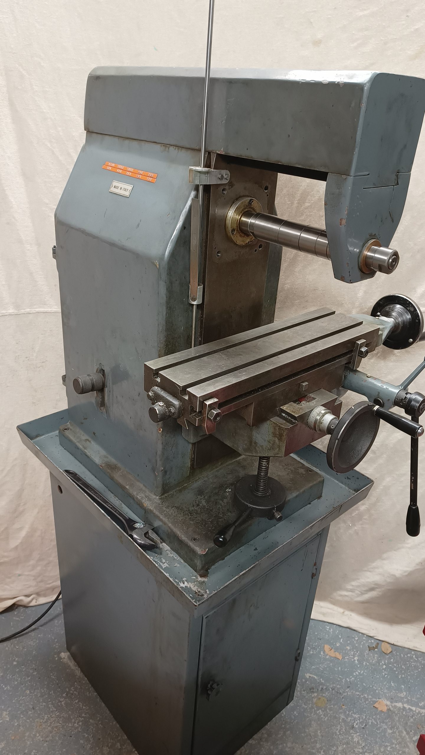 Astra Model L2/L4 Horizontal & Vertical milling machine – SuffolkSteam